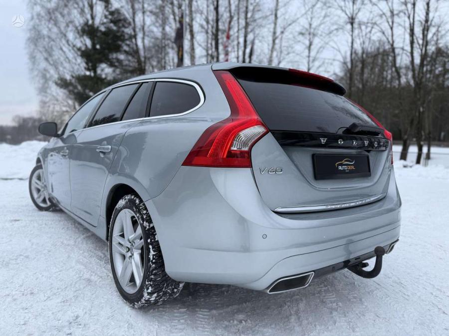 Grey Volvo V60 2015 in Kazlu Ruda, with an engine capacity of 2.40 L and mileage of 261 thousand km for 7500 €, photo 13 on AUTOMOTO.COM.LV