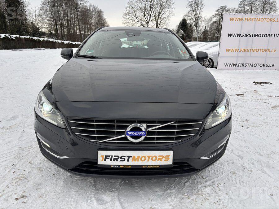 Pelēks Volvo V60 2015 Rīga, ar dzinēja tilpumu 2.00 L un nobraukumu 200 tūkst. km par 8950 €, foto 5 vietnē AUTOMOTO.COM.LV