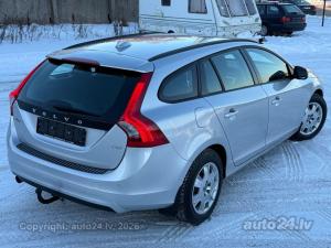 Pelēks Volvo V60 2015 Tartu, ar dzinēja tilpumu 1.60 L un nobraukumu 183 tūkst. km par 7899 €, foto 4 vietnē AUTOMOTO.COM.LV