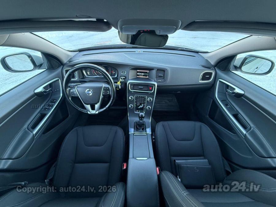 Pelēks Volvo V60 2015 Tartu, ar dzinēja tilpumu 1.60 L un nobraukumu 183 tūkst. km par 7899 €, foto 12 vietnē AUTOMOTO.COM.LV