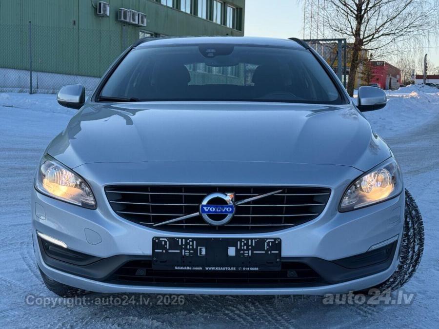 Pelēks Volvo V60 2015 Tartu, ar dzinēja tilpumu 1.60 L un nobraukumu 183 tūkst. km par 7899 €, foto 28 vietnē AUTOMOTO.COM.LV