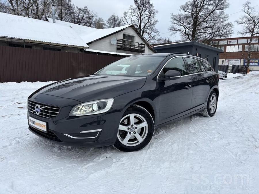 Grey Volvo V60 2015 in Riga, with an engine capacity of 2.00 L and mileage of 200 thousand km for 8950 €, photo 1 on AUTOMOTO.COM.LV