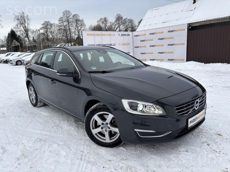 Grey Volvo V60 2015 in Riga, with an engine capacity of 2.00 L and mileage of 200 thousand km for 8950 €, photo 3 on AUTOMOTO.COM.LV