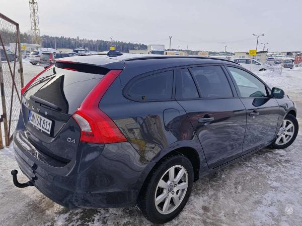 Pelēks Volvo V60 2015 Viļņa, ar dzinēja tilpumu 1.98 L un nobraukumu 248 tūkst. km par 7700 €, foto 9 vietnē AUTOMOTO.COM.LV