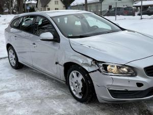 Grey Volvo V60 2015 in Raseiniai, with an engine capacity of 1.97 L and mileage of 223 thousand km for 4350 €, photo 10 on AUTOMOTO.COM.LV