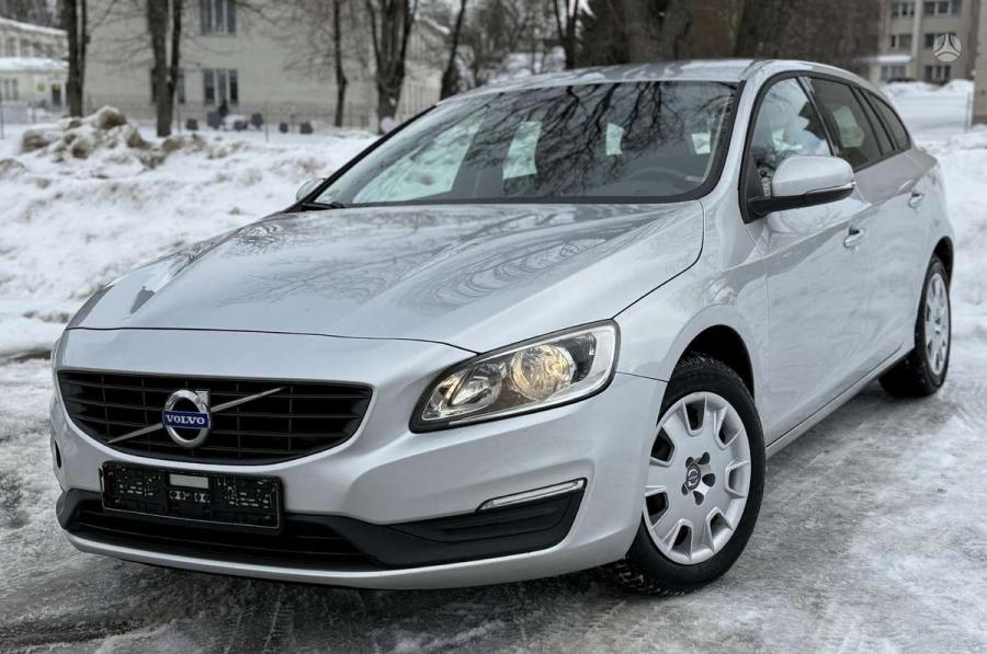 Grey Volvo V60 2015 in Raseiniai, with an engine capacity of 1.97 L and mileage of 223 thousand km for 4350 €, photo 12 on AUTOMOTO.COM.LV