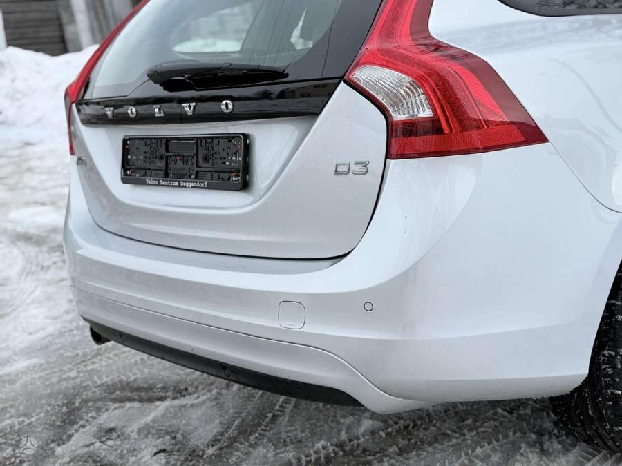Grey Volvo V60 2015 in Raseiniai, with an engine capacity of 1.97 L and mileage of 223 thousand km for 4350 €, photo 18 on AUTOMOTO.COM.LV