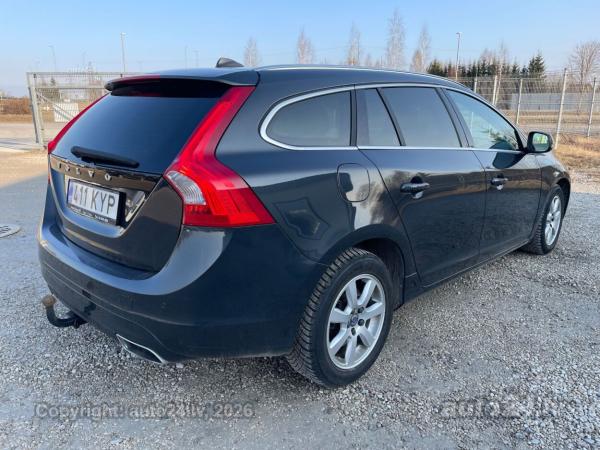 Grey Volvo V60 2015 in Tartu, with an engine capacity of 2.00 L and mileage of 263 thousand km for 9500 €, photo 5 on AUTOMOTO.COM.LV