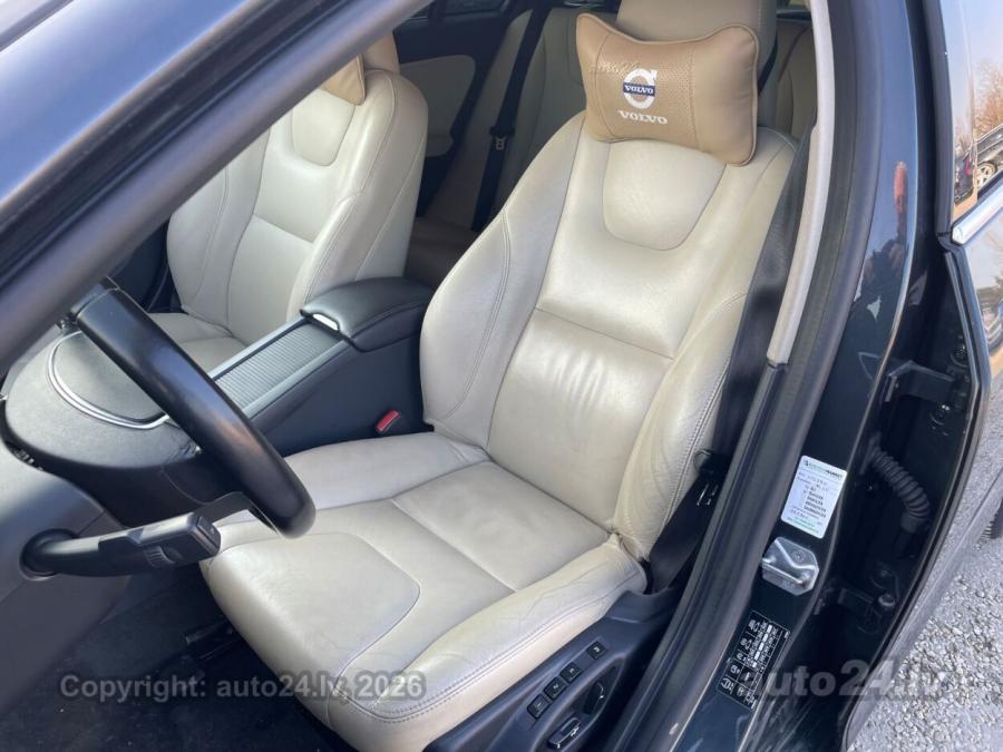 Grey Volvo V60 2015 in Tartu, with an engine capacity of 2.00 L and mileage of 263 thousand km for 9500 €, photo 12 on AUTOMOTO.COM.LV