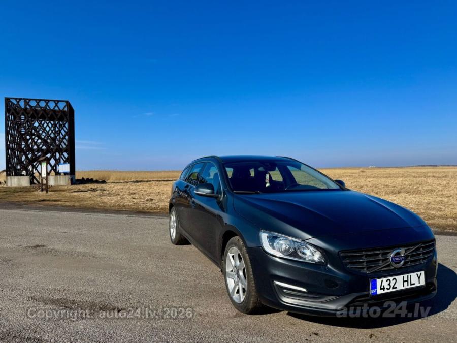 Grey Volvo V60 2015 in Parnu, with an engine capacity of 1.56 L and mileage of 433 thousand km for 6999 €, photo 2 on AUTOMOTO.COM.LV