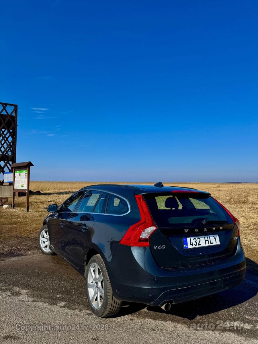 Grey Volvo V60 2015 in Parnu, with an engine capacity of 1.56 L and mileage of 433 thousand km for 6999 €, photo 4 on AUTOMOTO.COM.LV