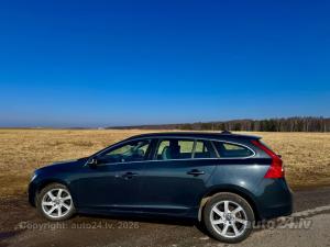 Grey Volvo V60 2015 in Parnu, with an engine capacity of 1.56 L and mileage of 433 thousand km for 6999 €, photo 5 on AUTOMOTO.COM.LV