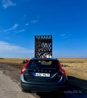 Grey Volvo V60 2015 in Parnu, with an engine capacity of 1.56 L and mileage of 433 thousand km for 6999 €, photo 6 on AUTOMOTO.COM.LV