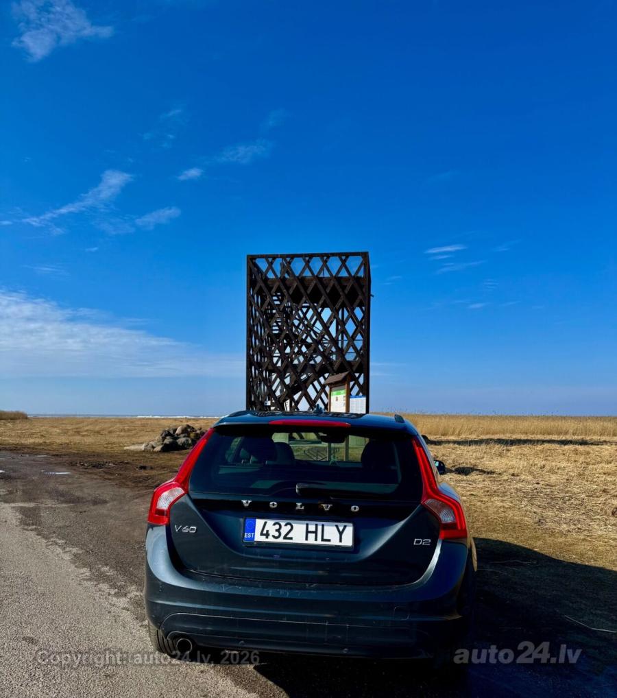 Grey Volvo V60 2015 in Parnu, with an engine capacity of 1.56 L and mileage of 433 thousand km for 6999 €, photo 6 on AUTOMOTO.COM.LV