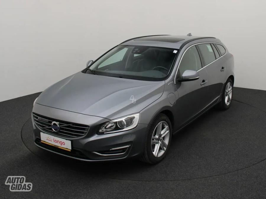 Grey Volvo V60 2015 in Vilnius, with an engine capacity of 2.40 L and mileage of 129 thousand km for 11999 €, photo 1 on AUTOMOTO.COM.LV