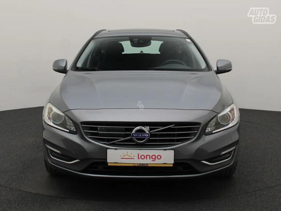 Grey Volvo V60 2015 in Vilnius, with an engine capacity of 2.40 L and mileage of 129 thousand km for 11999 €, photo 4 on AUTOMOTO.COM.LV