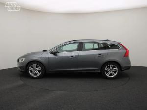 Grey Volvo V60 2015 in Vilnius, with an engine capacity of 2.40 L and mileage of 129 thousand km for 11999 €, photo 7 on AUTOMOTO.COM.LV