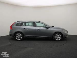 Grey Volvo V60 2015 in Vilnius, with an engine capacity of 2.40 L and mileage of 129 thousand km for 11999 €, photo 10 on AUTOMOTO.COM.LV