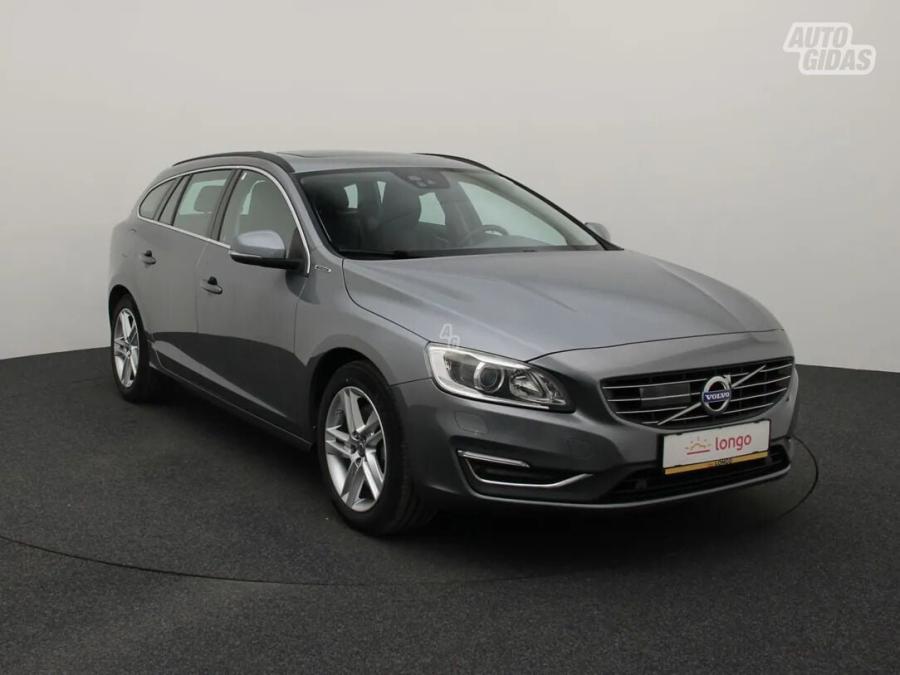 Grey Volvo V60 2015 in Vilnius, with an engine capacity of 2.40 L and mileage of 129 thousand km for 11999 €, photo 11 on AUTOMOTO.COM.LV