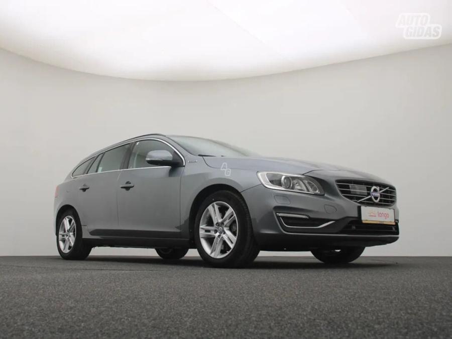 Grey Volvo V60 2015 in Vilnius, with an engine capacity of 2.40 L and mileage of 129 thousand km for 11999 €, photo 12 on AUTOMOTO.COM.LV