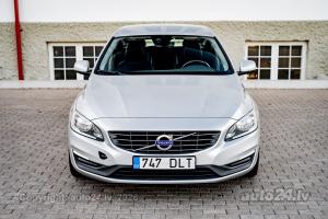 Pelēks Volvo V60 2015 Tallina, ar dzinēja tilpumu 2.40 L un nobraukumu 245 tūkst. km par 9180 €, foto 5 vietnē AUTOMOTO.COM.LV