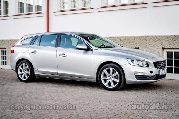 Pelēks Volvo V60 2015 Tallina, ar dzinēja tilpumu 2.40 L un nobraukumu 245 tūkst. km par 9180 €, foto 5 vietnē AUTOMOTO.COM.LV