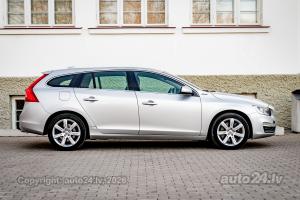 Pelēks Volvo V60 2015 Tallina, ar dzinēja tilpumu 2.40 L un nobraukumu 245 tūkst. km par 9180 €, foto 8 vietnē AUTOMOTO.COM.LV