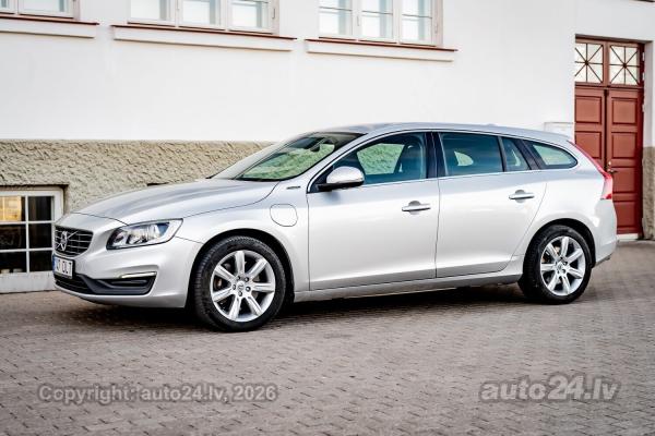 Pelēks Volvo V60 2015 Tallina, ar dzinēja tilpumu 2.40 L un nobraukumu 245 tūkst. km par 9180 €, foto 8 vietnē AUTOMOTO.COM.LV