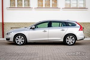 Pelēks Volvo V60 2015 Tallina, ar dzinēja tilpumu 2.40 L un nobraukumu 245 tūkst. km par 9180 €, foto 10 vietnē AUTOMOTO.COM.LV