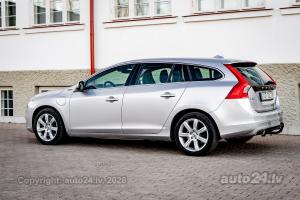 Pelēks Volvo V60 2015 Tallina, ar dzinēja tilpumu 2.40 L un nobraukumu 245 tūkst. km par 9180 €, foto 11 vietnē AUTOMOTO.COM.LV