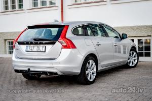 Pelēks Volvo V60 2015 Tallina, ar dzinēja tilpumu 2.40 L un nobraukumu 245 tūkst. km par 9180 €, foto 12 vietnē AUTOMOTO.COM.LV
