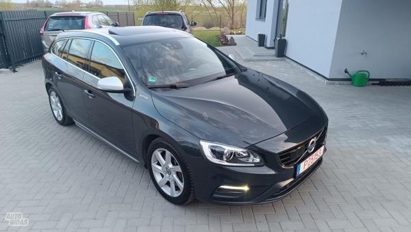 Grey Volvo V60 2015 in Alytus, with an engine capacity of 2.40 L and mileage of 214 thousand km for 7950 €, photo 1 on AUTOMOTO.COM.LV