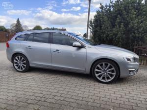 Grey Volvo V60 2015 in Marijampole, with an engine capacity of 2.40 L and mileage of 218 thousand km for 8900 €, photo 4 on AUTOMOTO.COM.LV