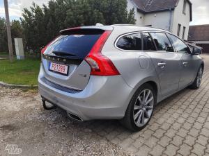 Grey Volvo V60 2015 in Marijampole, with an engine capacity of 2.40 L and mileage of 218 thousand km for 8900 €, photo 5 on AUTOMOTO.COM.LV
