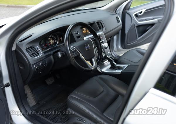 Серый Вольво B60 2015 в Таллин, объемом двигателя 2.00 л и пробегом 210 тыс. км за 9800 €, фото 7 на AUTOMOTO.COM.LV