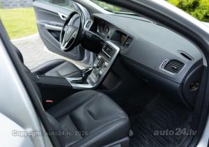 Серый Вольво B60 2015 в Таллин, объемом двигателя 2.00 л и пробегом 210 тыс. км за 9800 €, фото 12 на AUTOMOTO.COM.LV
