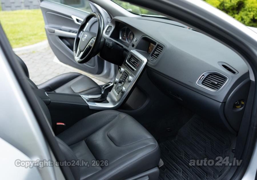 Серый Вольво B60 2015 в Таллин, объемом двигателя 2.00 л и пробегом 210 тыс. км за 9800 €, фото 12 на AUTOMOTO.COM.LV