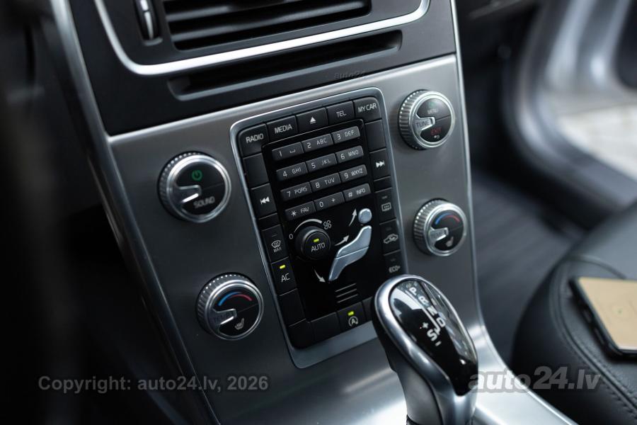 Серый Вольво B60 2015 в Таллин, объемом двигателя 2.00 л и пробегом 210 тыс. км за 9800 €, фото 16 на AUTOMOTO.COM.LV