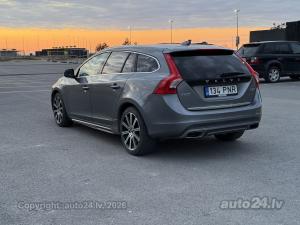Pelēks Volvo V60 2015 Tallina, ar dzinēja tilpumu 2.40 L un nobraukumu 191 tūkst. km par 10497 €, foto 3 vietnē AUTOMOTO.COM.LV