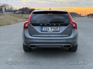Pelēks Volvo V60 2015 Tallina, ar dzinēja tilpumu 2.40 L un nobraukumu 191 tūkst. km par 10497 €, foto 5 vietnē AUTOMOTO.COM.LV