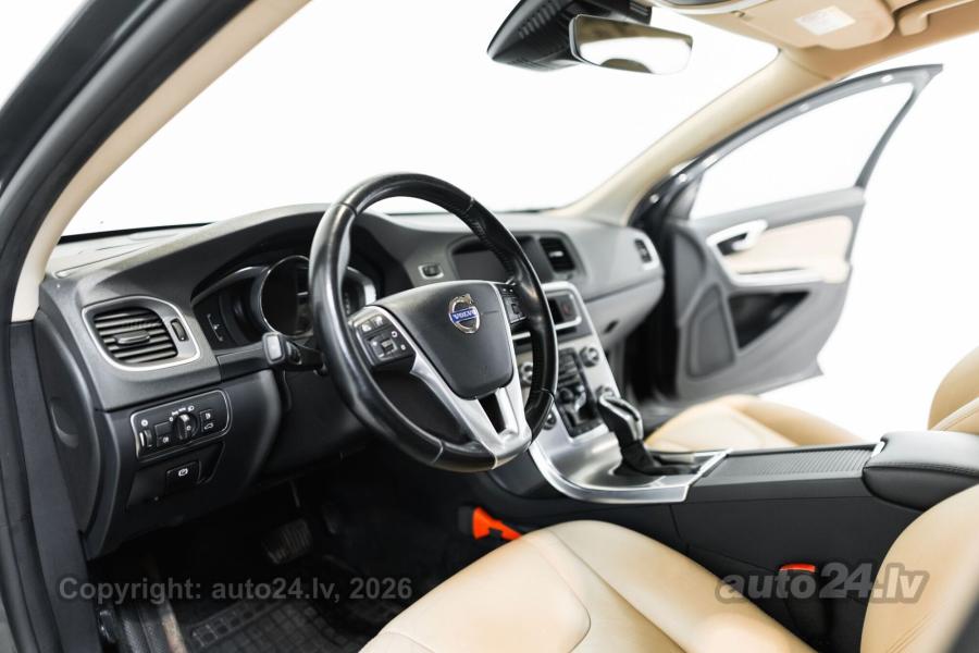 Серый Вольво B60 2015 в Таллин, объемом двигателя 2.00 л и пробегом 264 тыс. км за 8990 €, фото 12 на AUTOMOTO.COM.LV