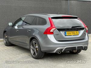 Pelēks Volvo V60 2015 Tartu, ar dzinēja tilpumu 2.40 L un nobraukumu 227 tūkst. km par 10900 €, foto 4 vietnē AUTOMOTO.COM.LV