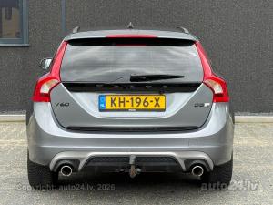 Pelēks Volvo V60 2015 Tartu, ar dzinēja tilpumu 2.40 L un nobraukumu 227 tūkst. km par 10900 €, foto 7 vietnē AUTOMOTO.COM.LV