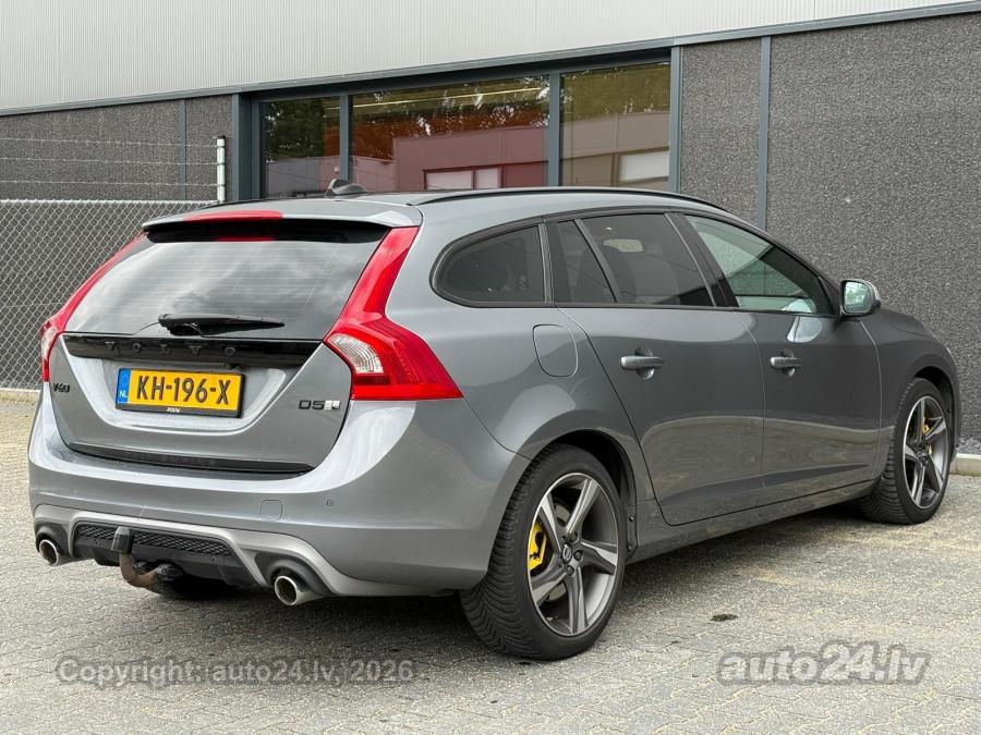 Pelēks Volvo V60 2015 Tartu, ar dzinēja tilpumu 2.40 L un nobraukumu 227 tūkst. km par 10900 €, foto 9 vietnē AUTOMOTO.COM.LV