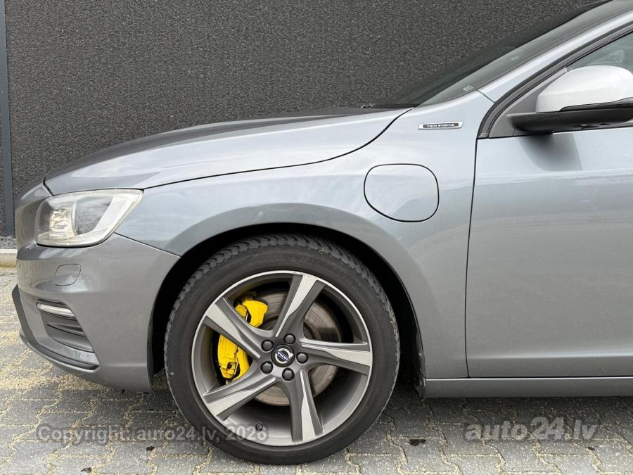 Pelēks Volvo V60 2015 Tartu, ar dzinēja tilpumu 2.40 L un nobraukumu 227 tūkst. km par 10900 €, foto 10 vietnē AUTOMOTO.COM.LV