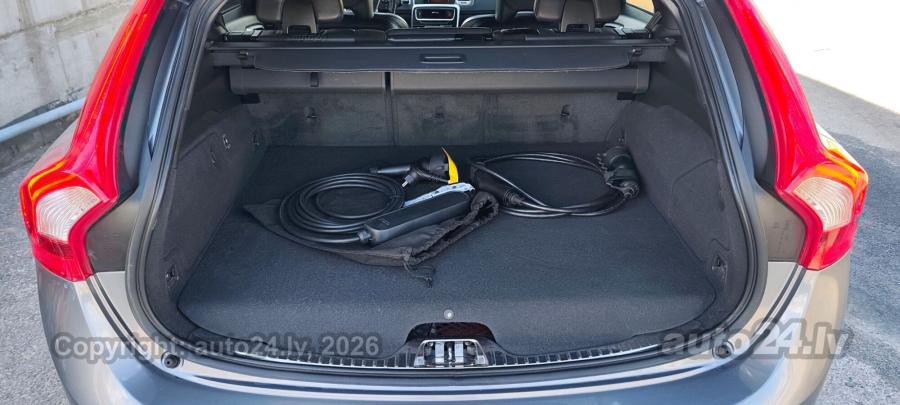 Pelēks Volvo V60 2015 Tartu, ar dzinēja tilpumu 2.40 L un nobraukumu 227 tūkst. km par 10900 €, foto 12 vietnē AUTOMOTO.COM.LV