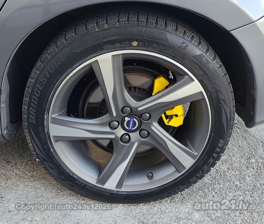 Pelēks Volvo V60 2015 Tartu, ar dzinēja tilpumu 2.40 L un nobraukumu 227 tūkst. km par 10900 €, foto 27 vietnē AUTOMOTO.COM.LV