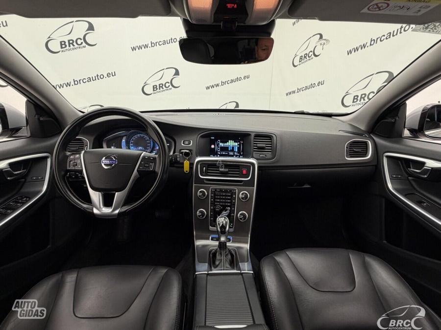 Серый Вольво B60 2015 в Авиженяй, объемом двигателя 2.40 л и пробегом 296 тыс. км за 6900 €, фото 4 на AUTOMOTO.COM.LV