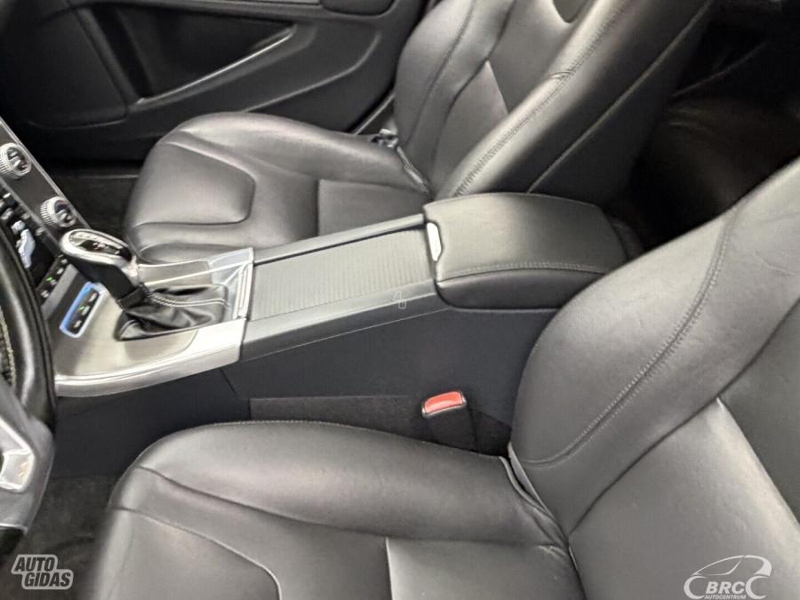 Серый Вольво B60 2015 в Авиженяй, объемом двигателя 2.40 л и пробегом 296 тыс. км за 6900 €, фото 23 на AUTOMOTO.COM.LV
