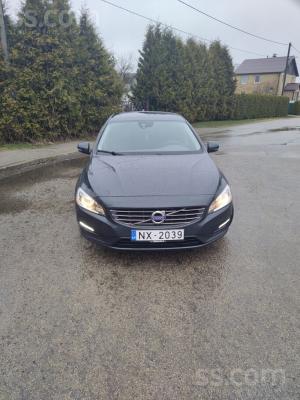 Pelēks Volvo V60 2015 Rīga, ar dzinēja tilpumu 1.60 L un nobraukumu 274 tūkst. km par 6950 €, foto 5 vietnē AUTOMOTO.COM.LV